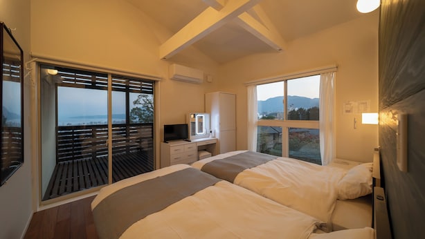 Villa Comfort, vista para a baía | Ferro/tábua de engomar, Wi-fi grátis, roupa de cama fornecida 
