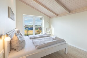 Casa | 3 quartos, individualmente mobiliados, ferros/tábuas de passar roupa