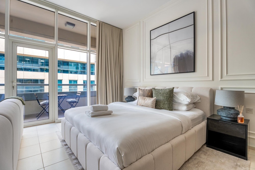 GuestReady | Studio | Partial Burj Khalifa View Reviews, Deals & Photos ...