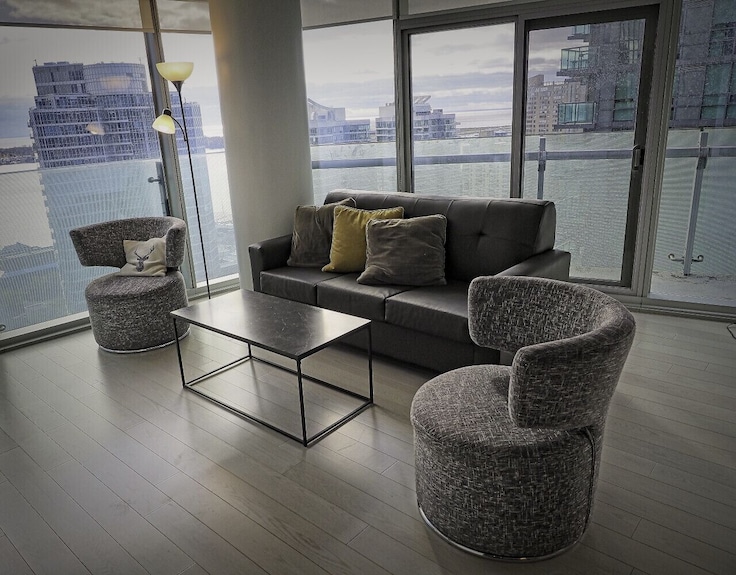 Central Toronto 3br Suite W/parking, Pool, Gym - Mississauga