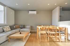 Apartamento Comfort em Condomínio Fechado, 2 quartos, não fumadores | Refeições no quarto