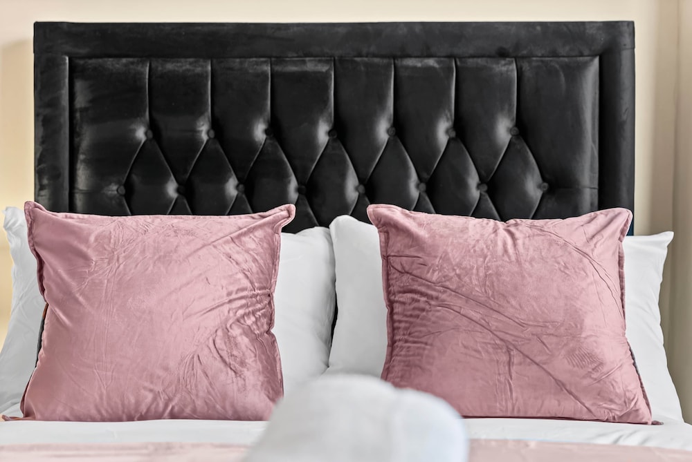 3 Bedroom Home|Sleeps 6 Guest|4 Double Bed|Parking|Newcastle Reviews ...