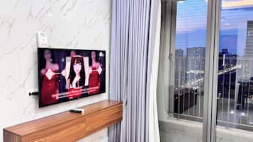 Apartamento Premium, 3 quartos, varanda, Vista para a cidade | Televisão