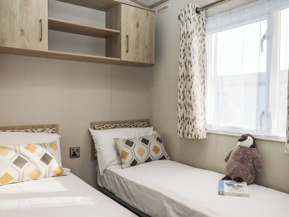 CARAVAN A24 AT LANDSCOVE HOLIDAY PARK, pet friendly in Brixham Reviews ...