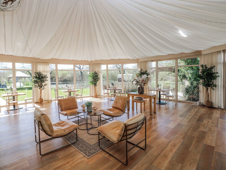 Glamping Pod 1, Romantic, Country Holiday Cottage In Llanrhidian - Llangennith