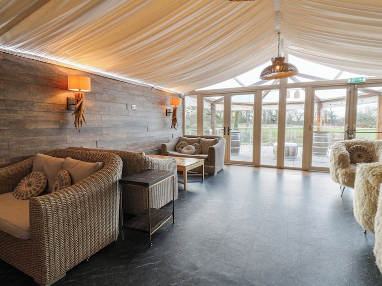 Glamping Tri Pod 6, Romantic, Country Holiday Cottage In Llanrhidian - Llangennith