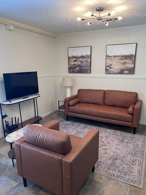 Pet Friendly Cozy 2-bedroom Manufactured Home With Accessible Feature's - Fort Myers, FL