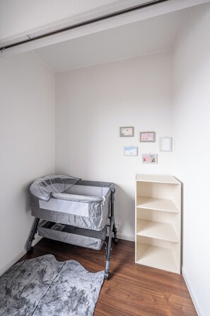 Escrivaninha, ferros/tábuas de passar roupa, Wi-Fi de cortesia