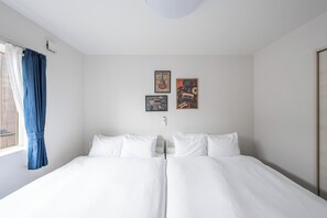 Escrivaninha, ferros/tábuas de passar roupa, Wi-Fi de cortesia