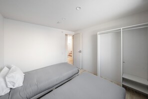 Ferros/tábuas de passar roupa, Wi-Fi de cortesia, roupa de cama