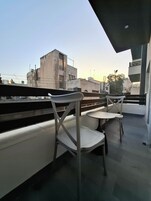 Suíte júnior, sacada, vista para a cidade | Área da propriedade