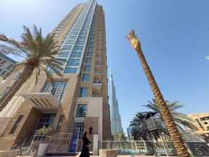 Durrani Homes - Azure 2br with Burjkhalifa View Reviews, Deals & Photos ...
