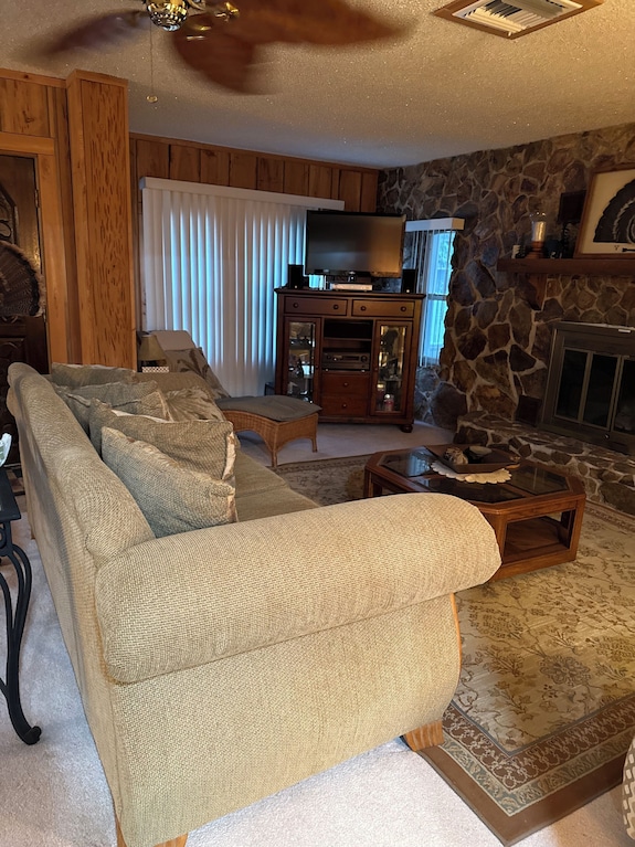 Gorgeous Waterfront 3-bedroom House With Ac In Charming Lake Wales. With Docks - Lake Kissimmee, FL