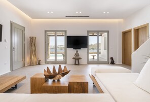 Villa Superior, 4 quartos, piscina privativa, vista para o mar | Cofre com capacidade para portátil, ferro/tábua de engomar 