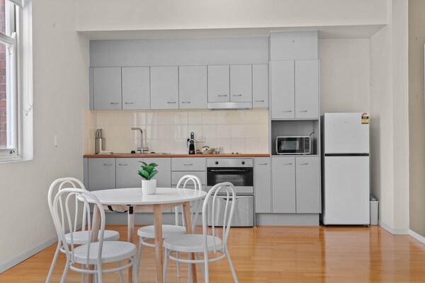 Modern 1-bed Apartment In Spring Hill - Brisbane