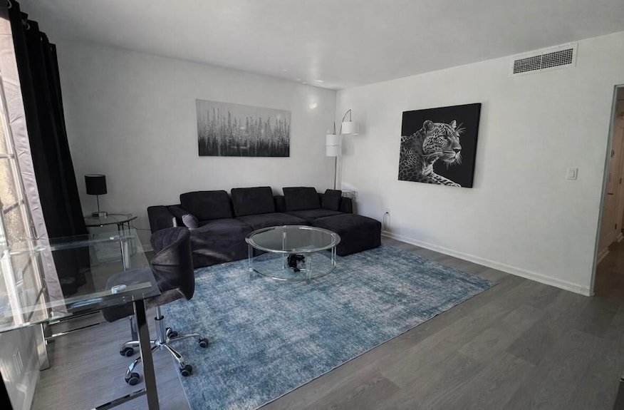 Modern Lake Eola Condo In The Heart Of Thornton Park - Orlando, FL