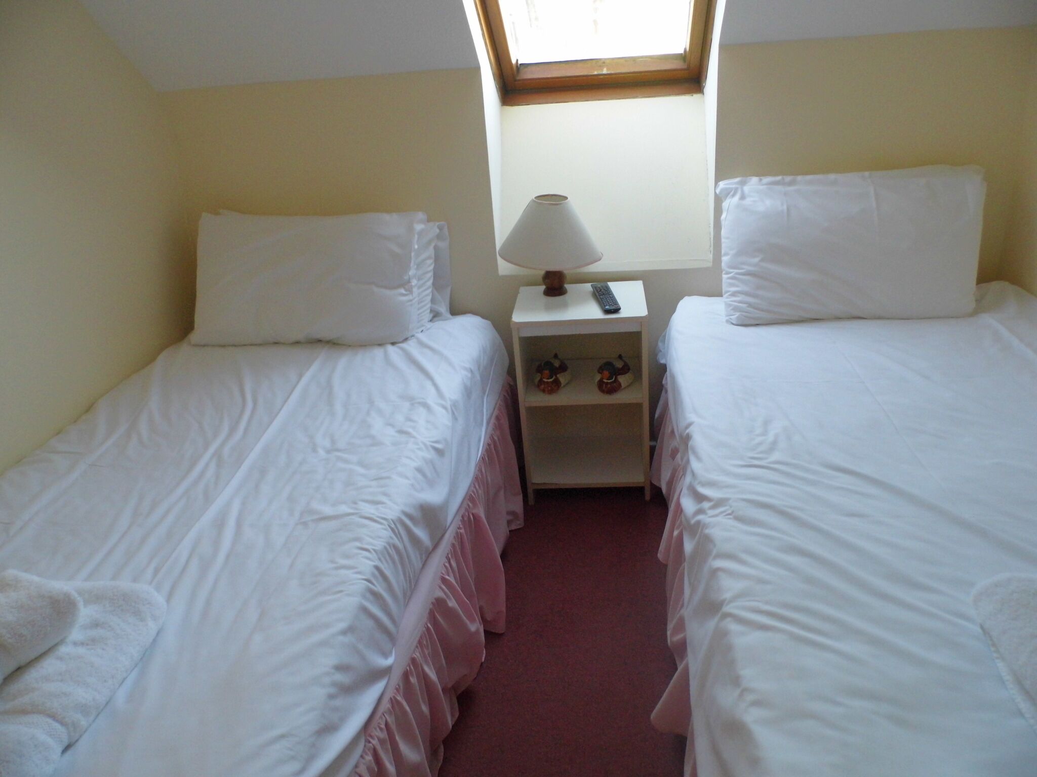 Pet-friendly Riverside Cottage, Wroxham, Norfolk, Ideal For Fishing / Boating - Norwich