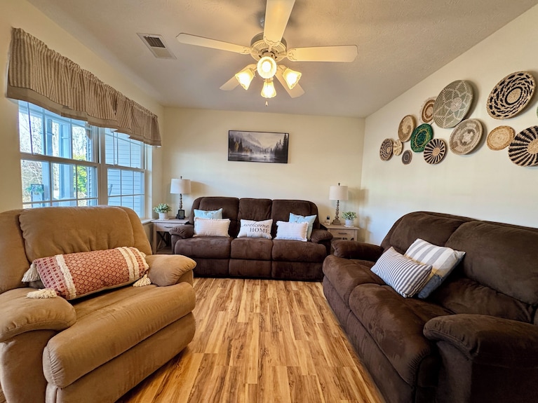 Cozy Dreams- Quietly Hidden, Perfectly Positioned. - SkyLand Ranch, Sevierville