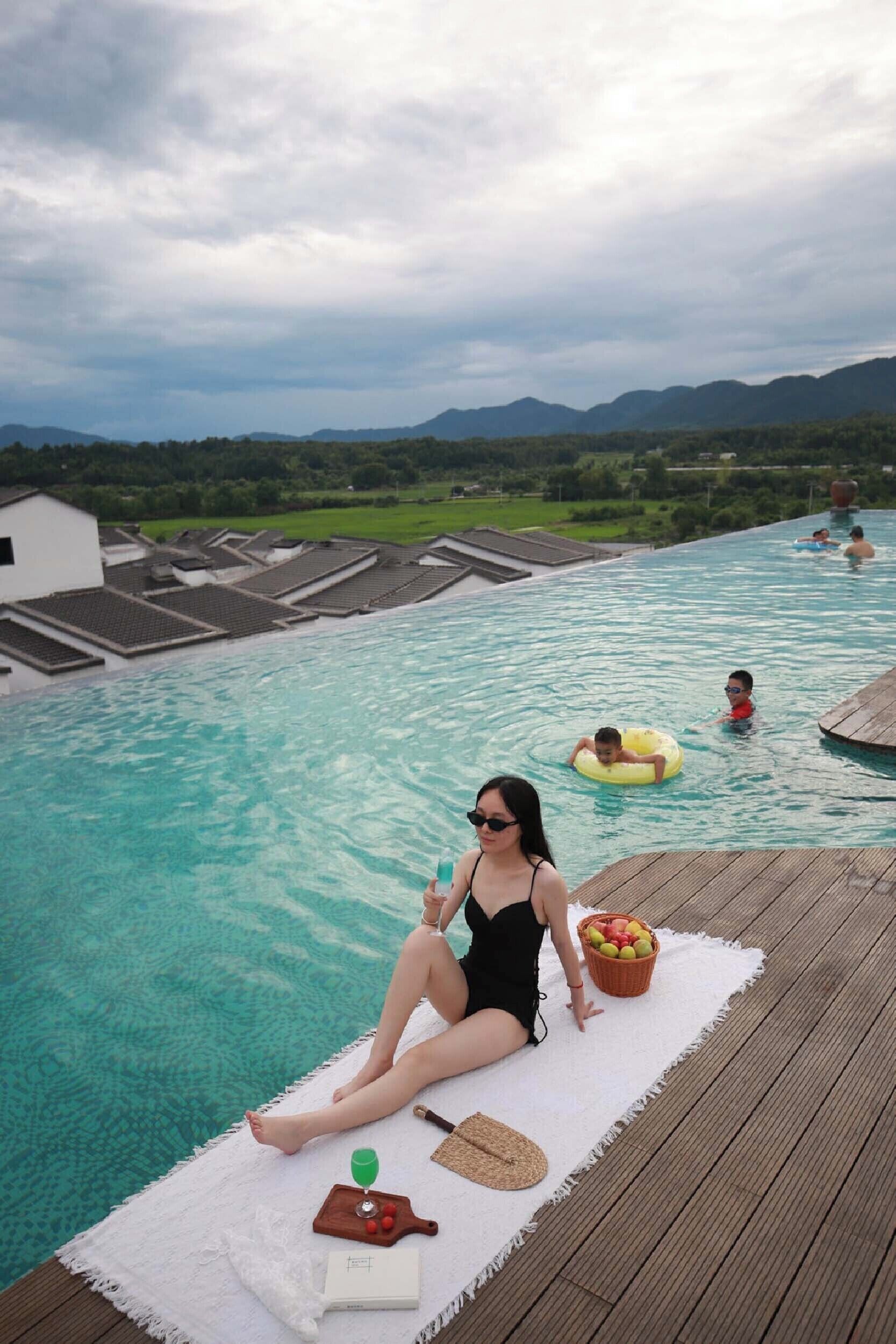 Piscina exterior sazonal 