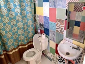 Vila, 4 quartos | Banheiro | Chuveiro, toalhas de banho, sabonete, shampoo