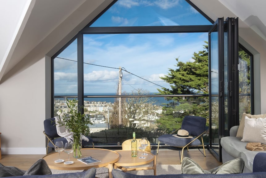 Cloud 10 St Ives - Sea Views - Free Parking & Wifi - Pets Welcome - 聖艾夫斯