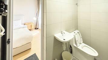 Apartamento Familiar em Condomínio Fechado, 3 quartos, varanda, Vista para a cidade | Casa de banho