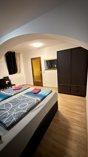 Apartamento Básico | Ferro/tábua de engomar, Wi-fi grátis 