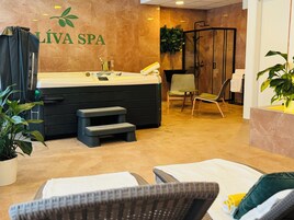 Sauna seca, banheira de hidromassagem, massagens suecas