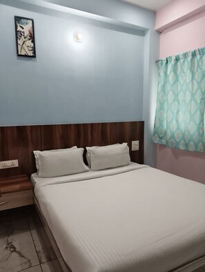 Quarto Individual Deluxe | Secretária, secretária adequada para computadores portáteis 