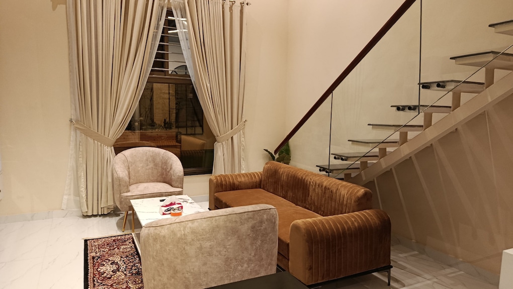 #1 One Bedroom Loft Apartment In Amanah Mall Model Town Link Rd - Lahore