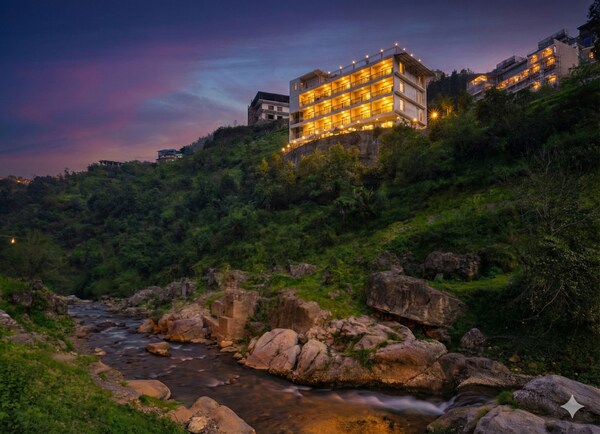 Palm Aryan Pause By The Stream Resort - Mussoorie