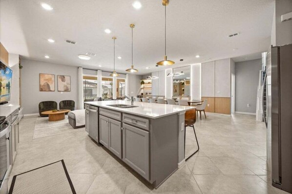 Windsor Cay 113 - Ten Bedroom Villa, Sleeps 24 Reviews, Deals & Photos ...