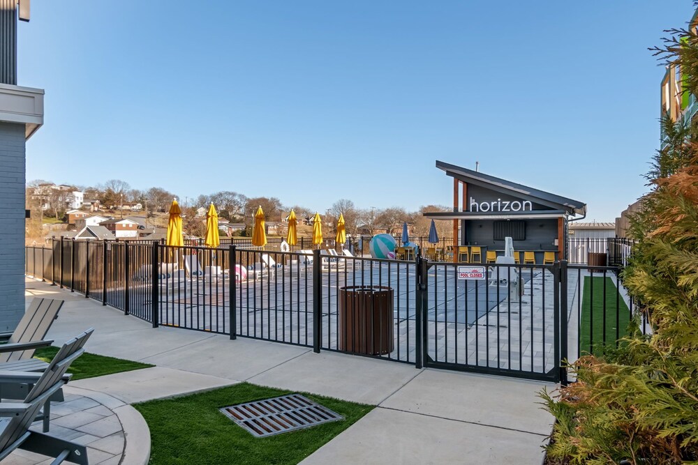 Nashville Privée - Bachelorette Luxury - 4 bedrooms with rooftop hot ...