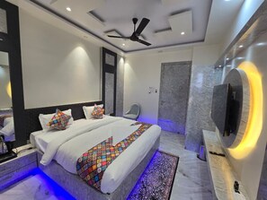 Quarto Duplo Standard, varanda, Vista para a cidade | Cofre no quarto, ferro/tábua de engomar, Wi-fi grátis 