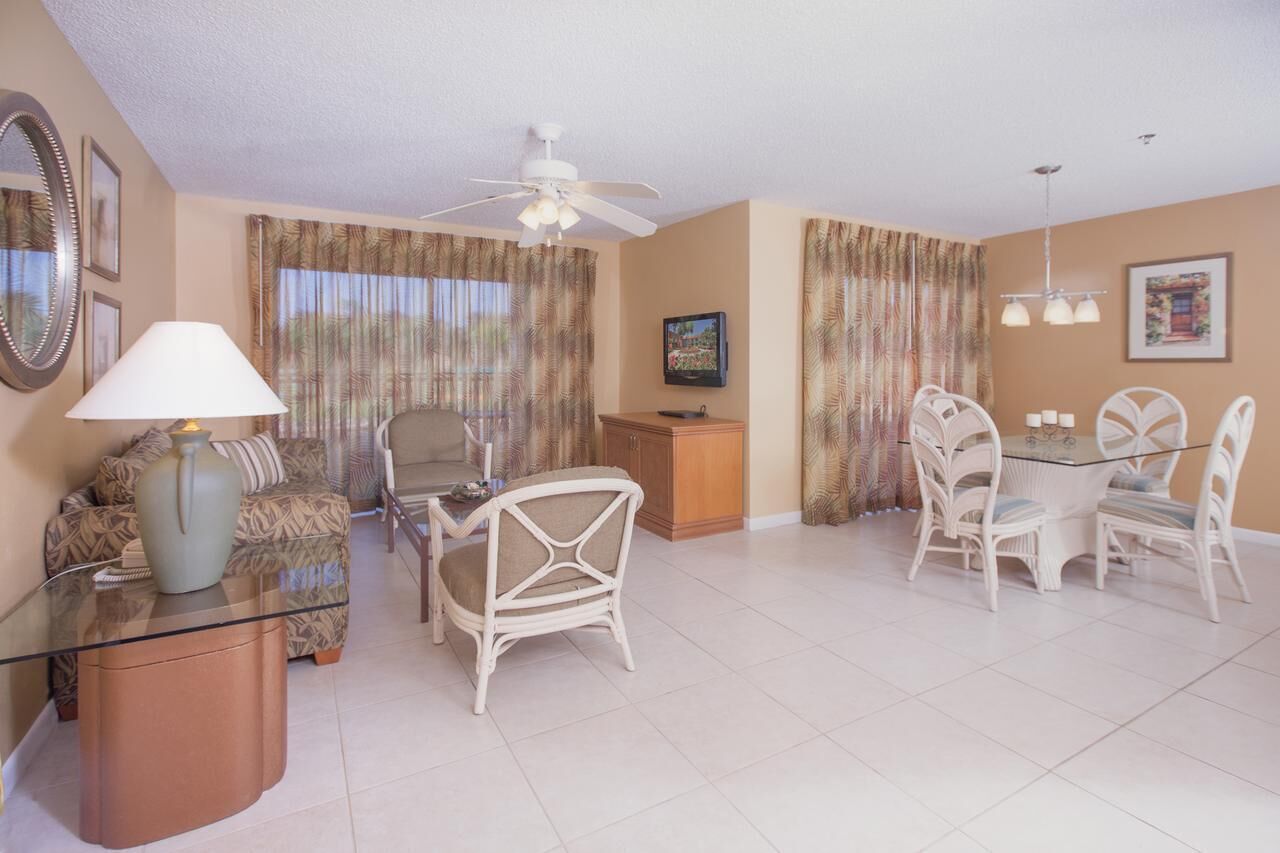 Pet Friendly Stay! Cozy Unit Near Painters Hill Beach | Pool & Gym Access! - Palm Coast, FL