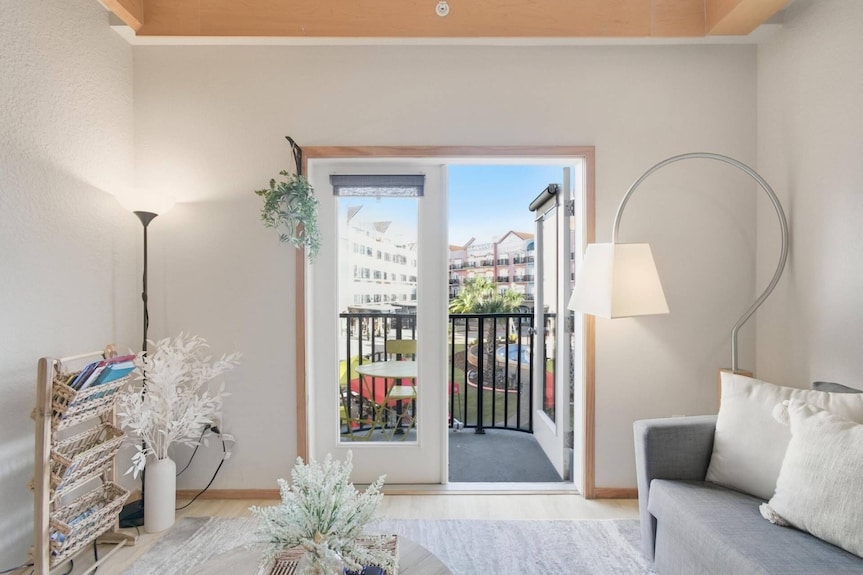 Beachside Hideaway A Courtyard Family Suite | European Village | Minutes To Beach - Palm Coast