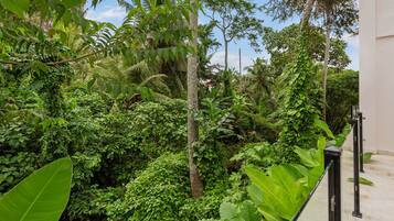 Vila superior, 2 quartos, piscina particular | Vista para o jardim