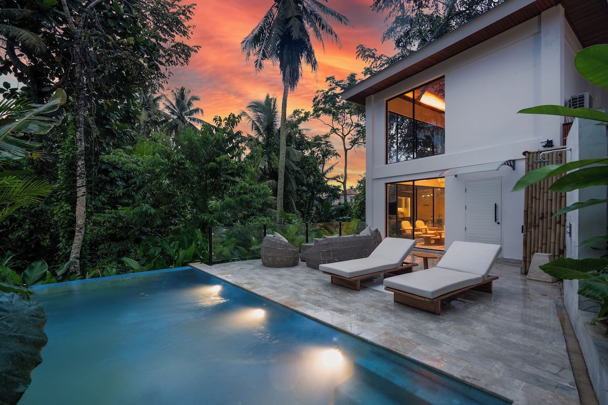 2br Seraya Villa with Private Pool | Piscina privativa