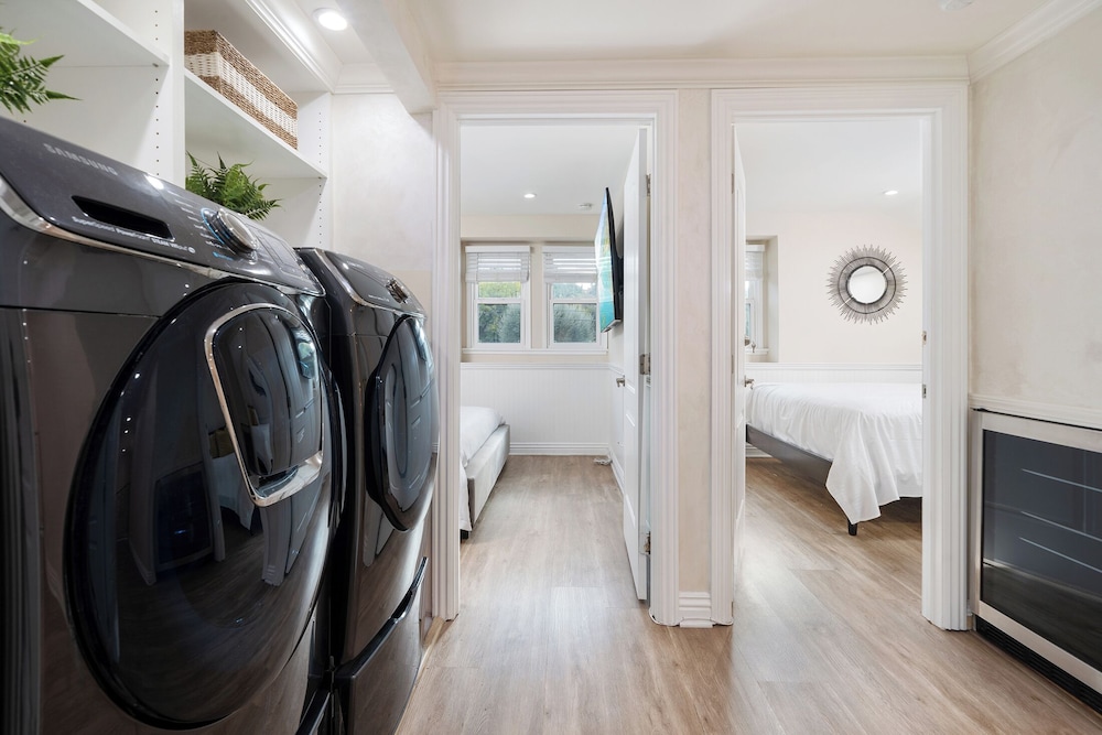 133 Stunning Home-Huge Dining/Pool Table Pool/Spa - Woodland Hills | Vrbo