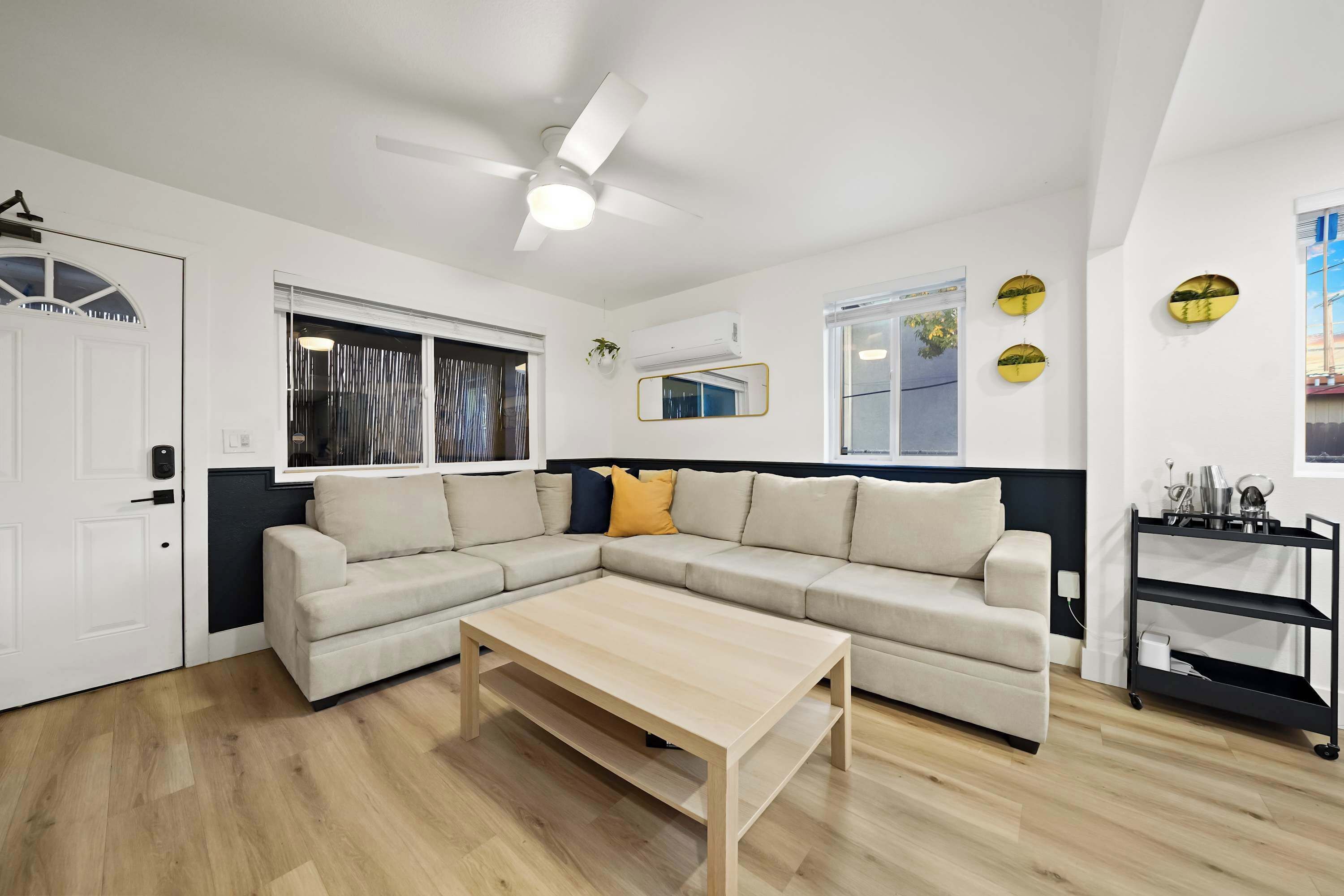 Explore South Park From 2-story Home Sleeps 8 - Coronado, CA