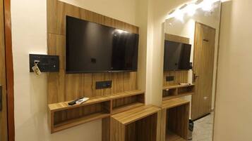 Quarto luxo | Camas extras/dobráveis (sobretaxa), Wi-Fi de cortesia, roupa de cama