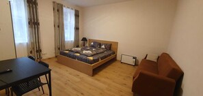 Apartamento básico | Ferros/tábuas de passar roupa, Wi-Fi de cortesia