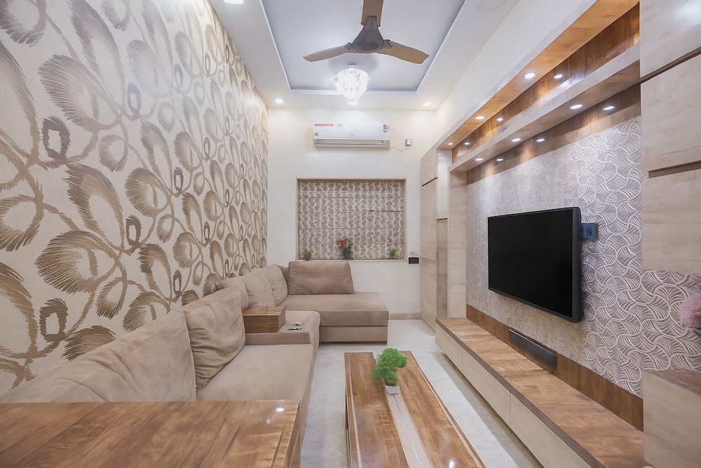 Royale Enclave By Jadecapsnr.manipal Hosp - Howrah