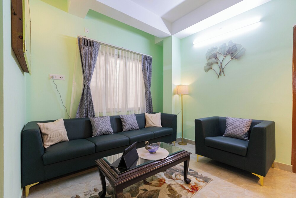 Urban Verse By Jadecaps Nr. Quest Mall 3bhk - Kolkata