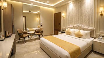 Quarto solteiro club | Escrivaninha, espaço de trabalho para notebook, Wi-Fi de cortesia