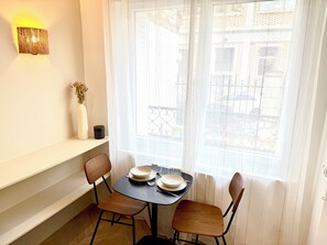 Modern apartment 15 minutes from Paris by RER C in a friendly ...