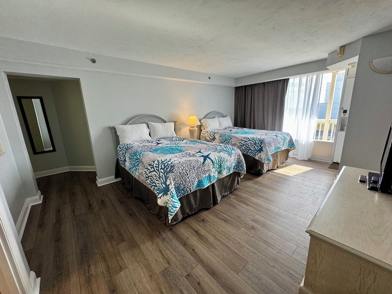 Oceanfront 1-bedroom Condo With Spectacular Sunrises Pool/gym/jacuzzi/sauna Open - 데이토나비치