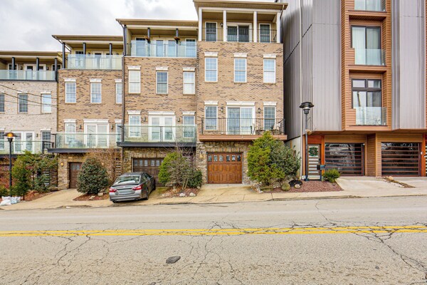 2 Mi To Market Sq! Row House W/ Dedicated Office - Noah's Ark, West Mifflin