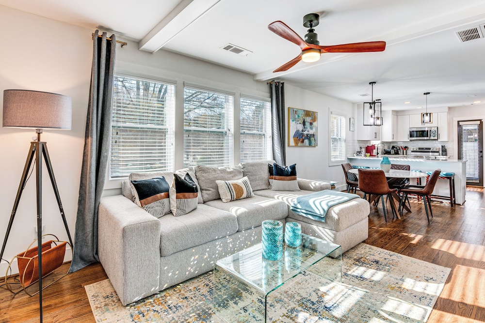 7 Mi To Dtwn Atlanta! Lovely Home W/ Backyard - Atlanta, GA