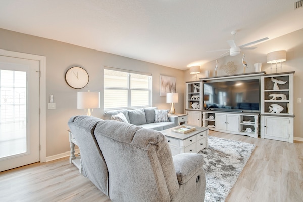 1 Mi To Golf: Home W/ Chic Patio In The Villages - Florida